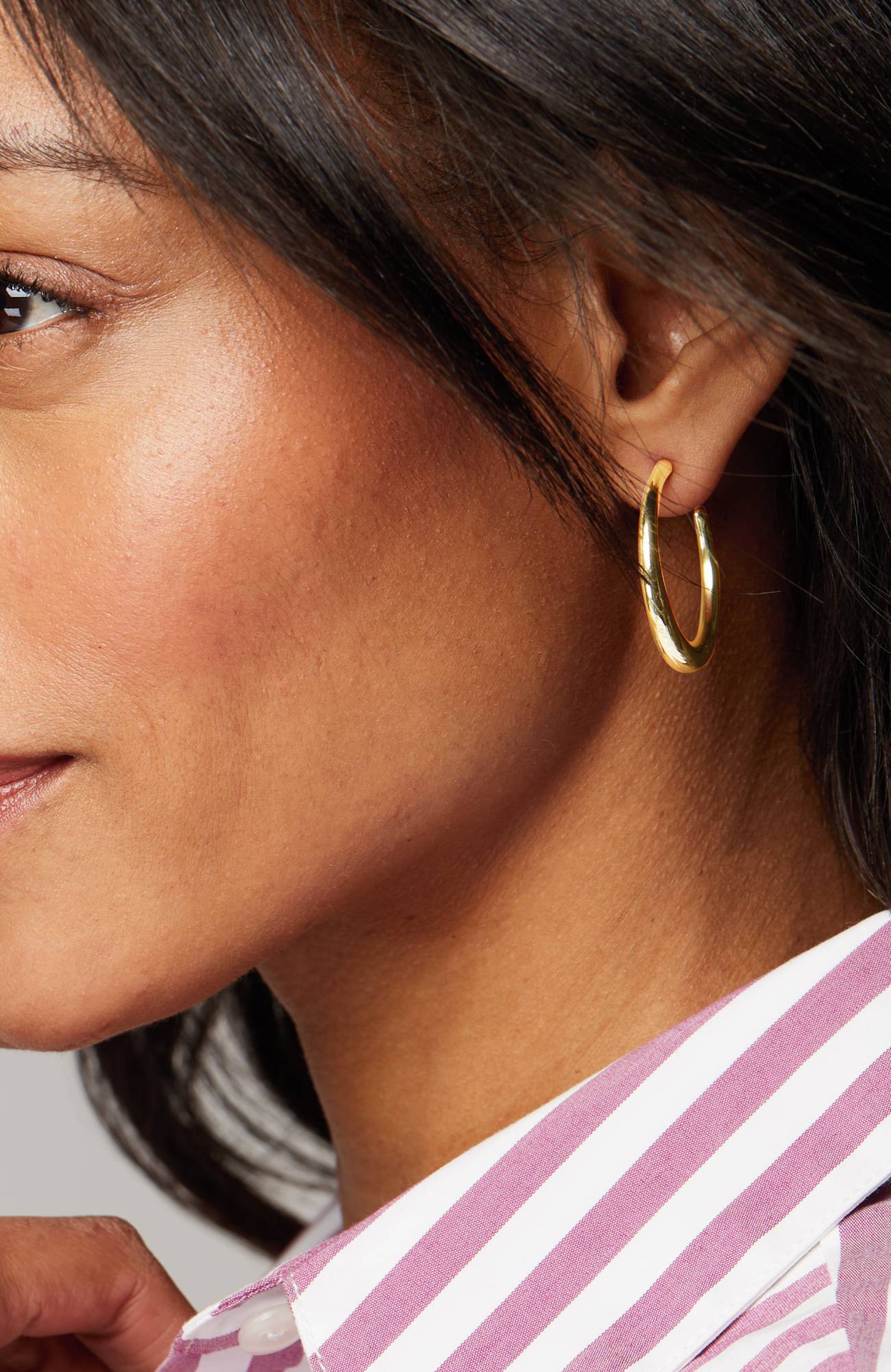 Modern gold hoop earrings store